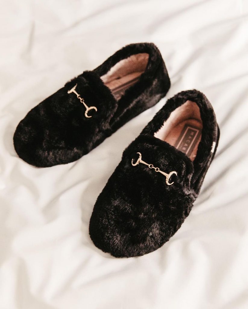 Las zapatillas de ir por casa de Macarena Shoes que querrás sacar a la ...