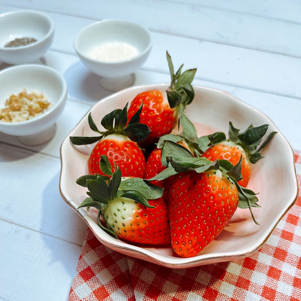 Snack dulce, saludable y muy fácil con fresas y toppings – MAV Magazine ...